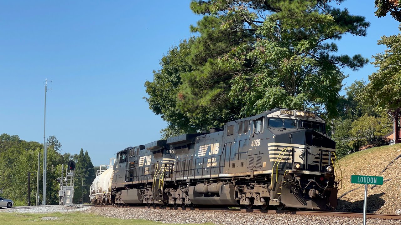NS AC44C6M 4026 w/ Hybrid K5LA Leads Manifest 16T-03 on 9/4/23 - YouTube