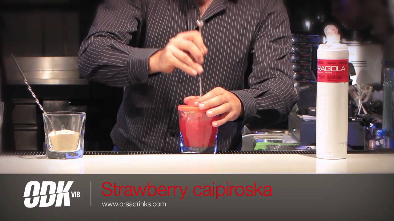 Cocktail - Strawberry Caipiroska - YouTube