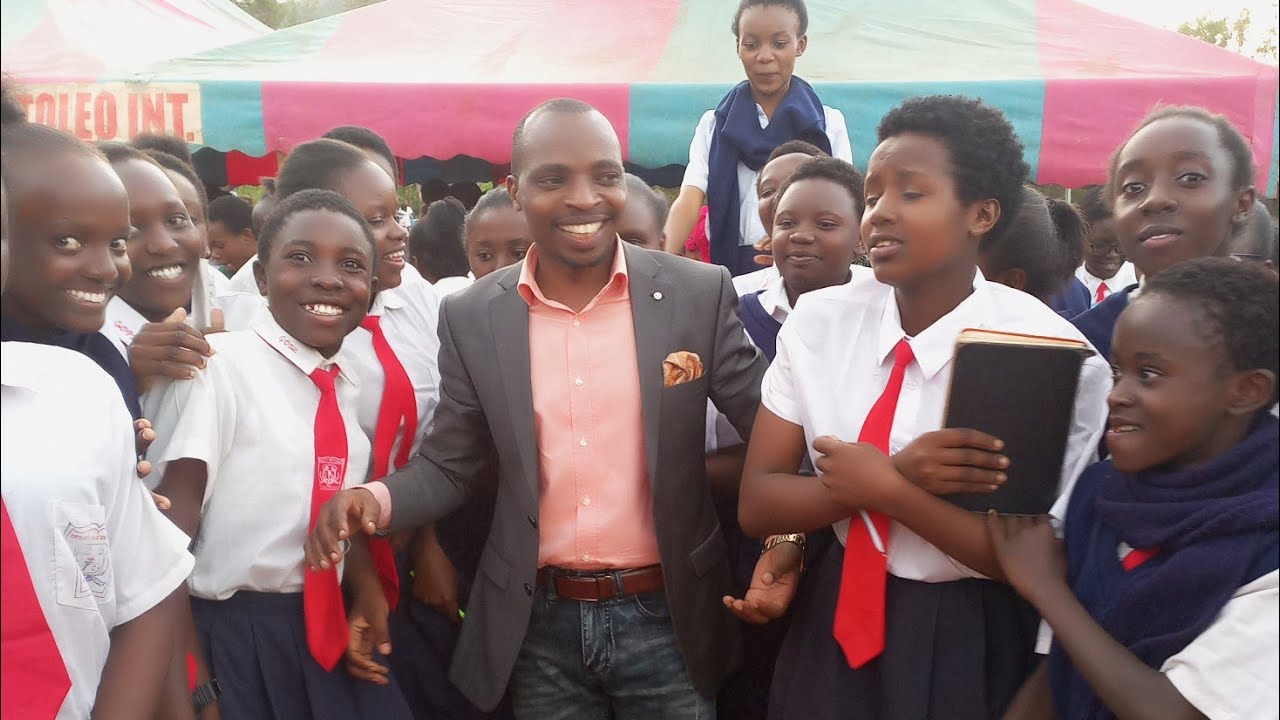 Lofty Matambo at Kathiani girls # Kathiani girls # NTV live# lofty ...