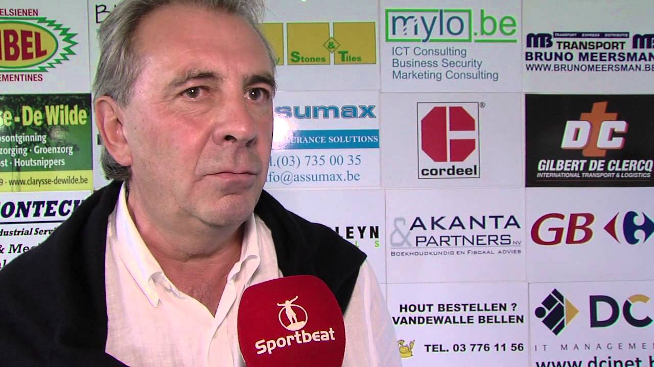 Frank Van Riel Giant voor aanvang KSV Temse versus RAFC - YouTube