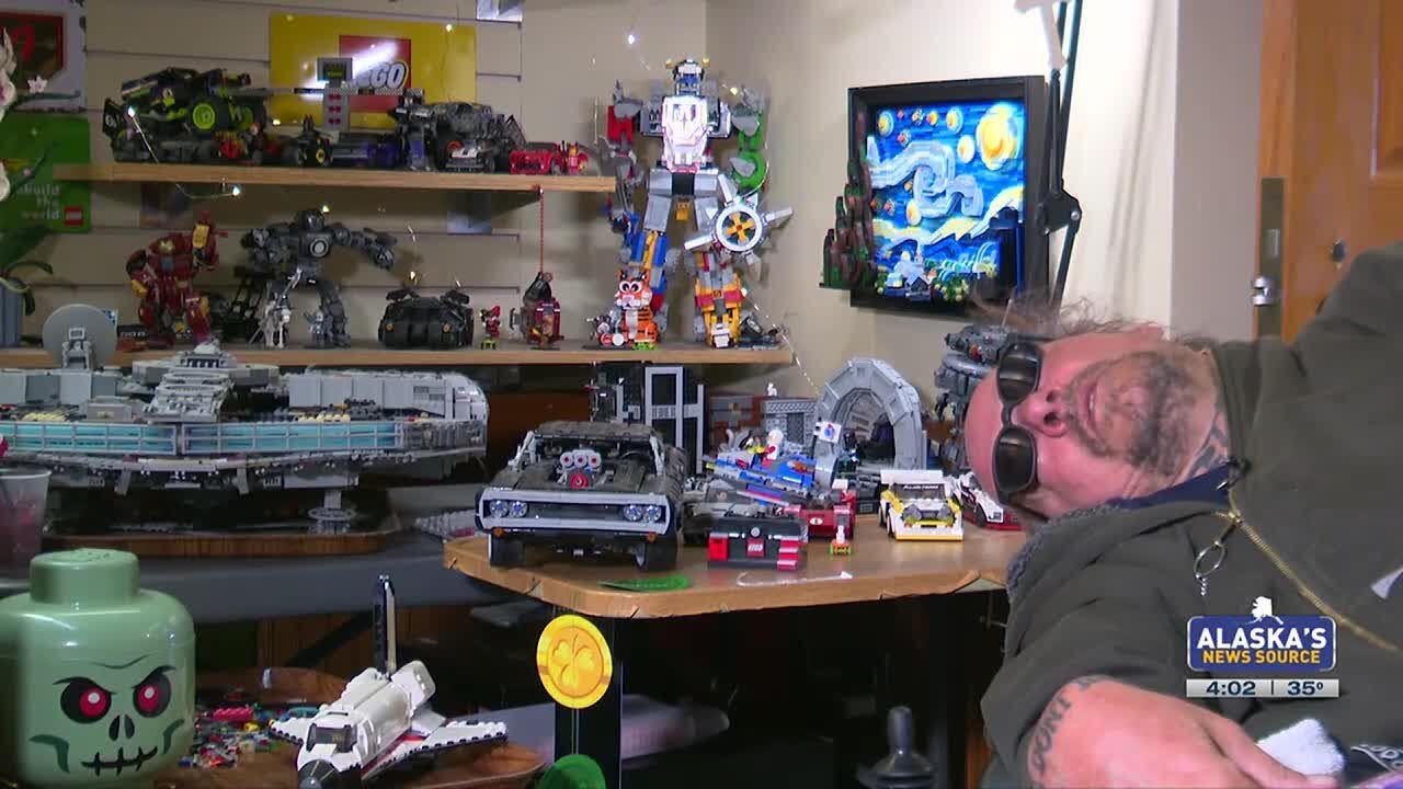 Mingo Graham builds elaborate LEGO sets with just his finger, thumb ...