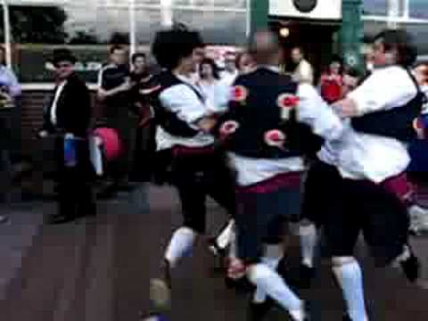 Newcastle Kingsmen @ Ouseburn Festival 2004 - YouTube