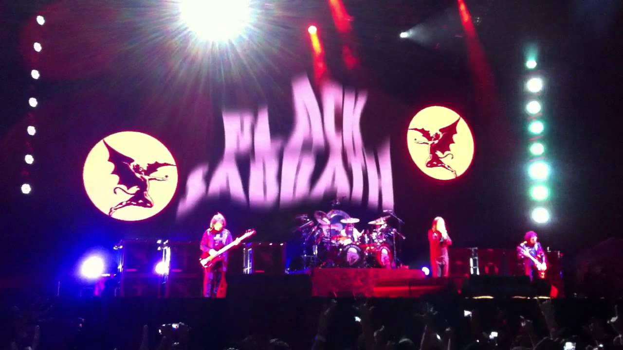 Black Sabbath - Black Sabbath Live - YouTube