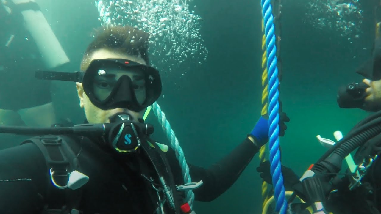 100 FOOT DIVE in 40 Fathom Grotto - YouTube