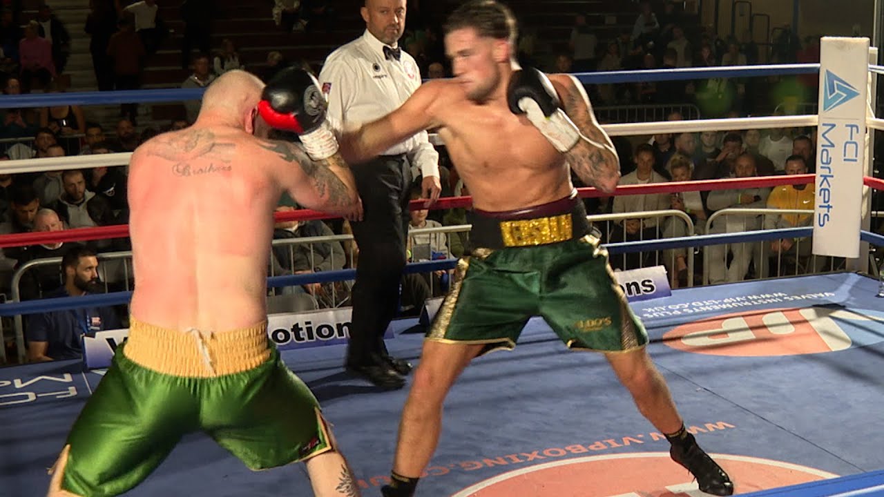 Francis Kershaw v Daryl Sharp on VIP/Duffin & Maree Boxing show Wigan ...
