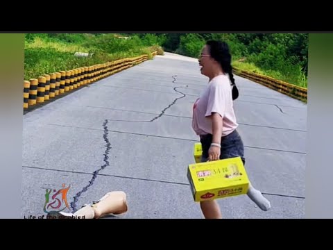 The beautiful woman has very short legs and uses a prosthetic leg to ...