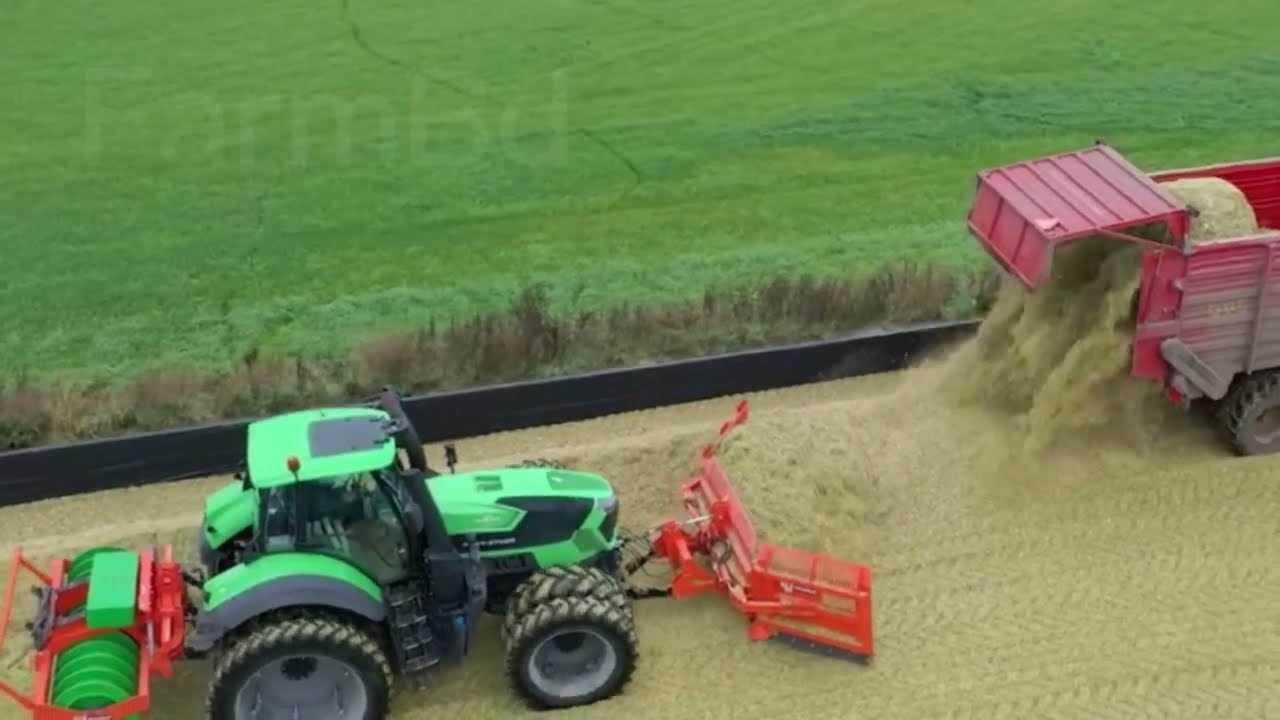 Modern Farmers Use Advanced agriculture technology. Smart Farming ...