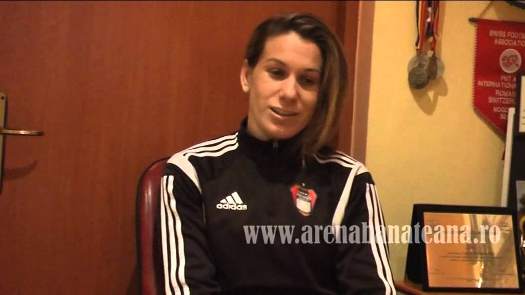Interviu cu Laura Rus - YouTube
