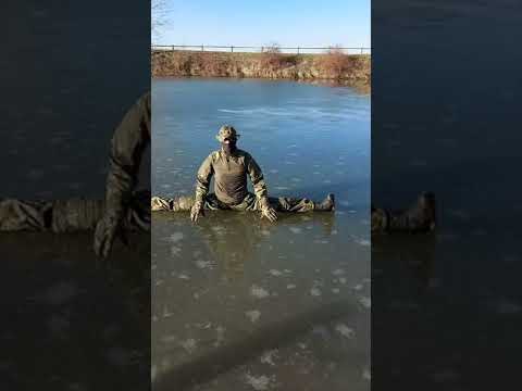 ICE-VAN DAMME OVERSPLIT- SPLITS ON THIN ICE #shorts #jcvd #oversplits