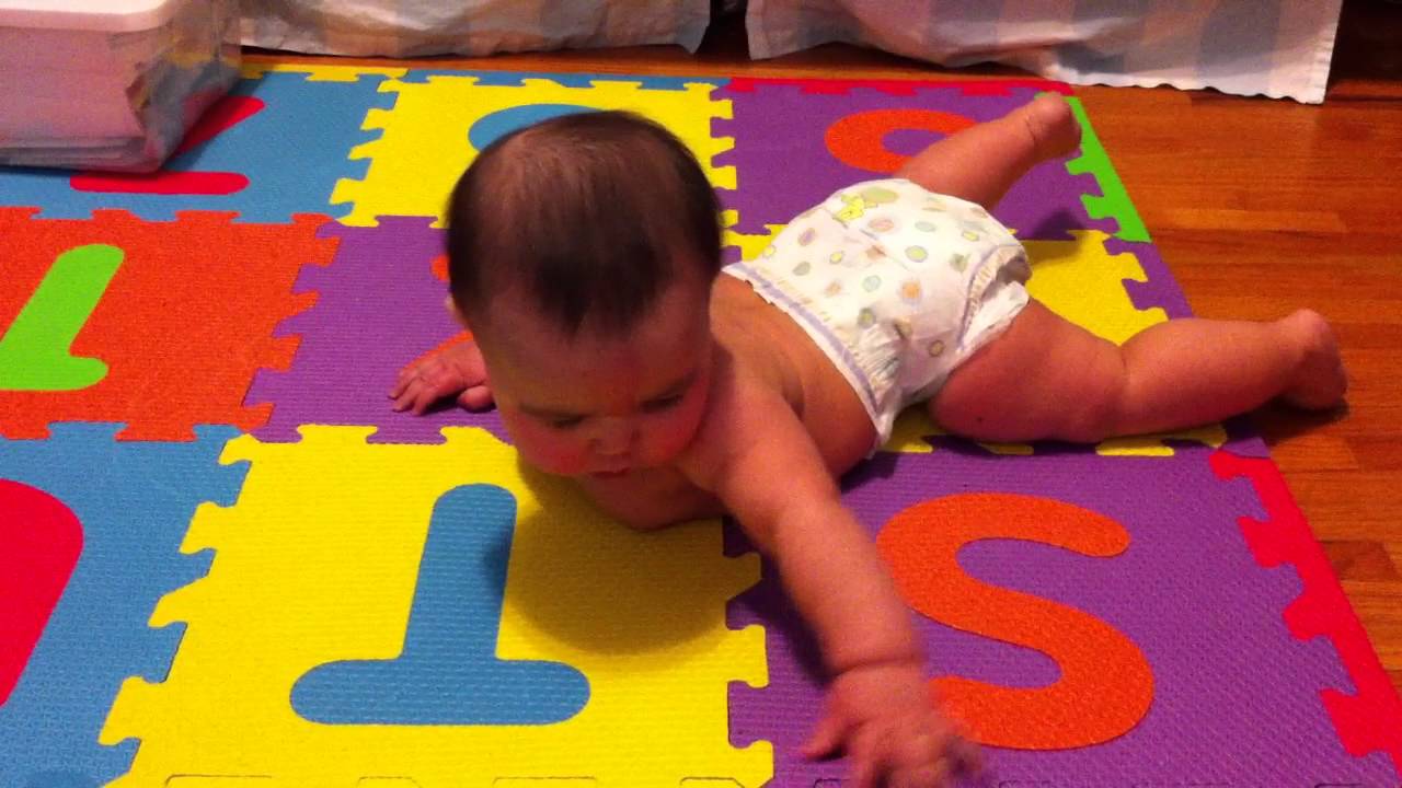 Jaydyn trying to crawl (: - YouTube