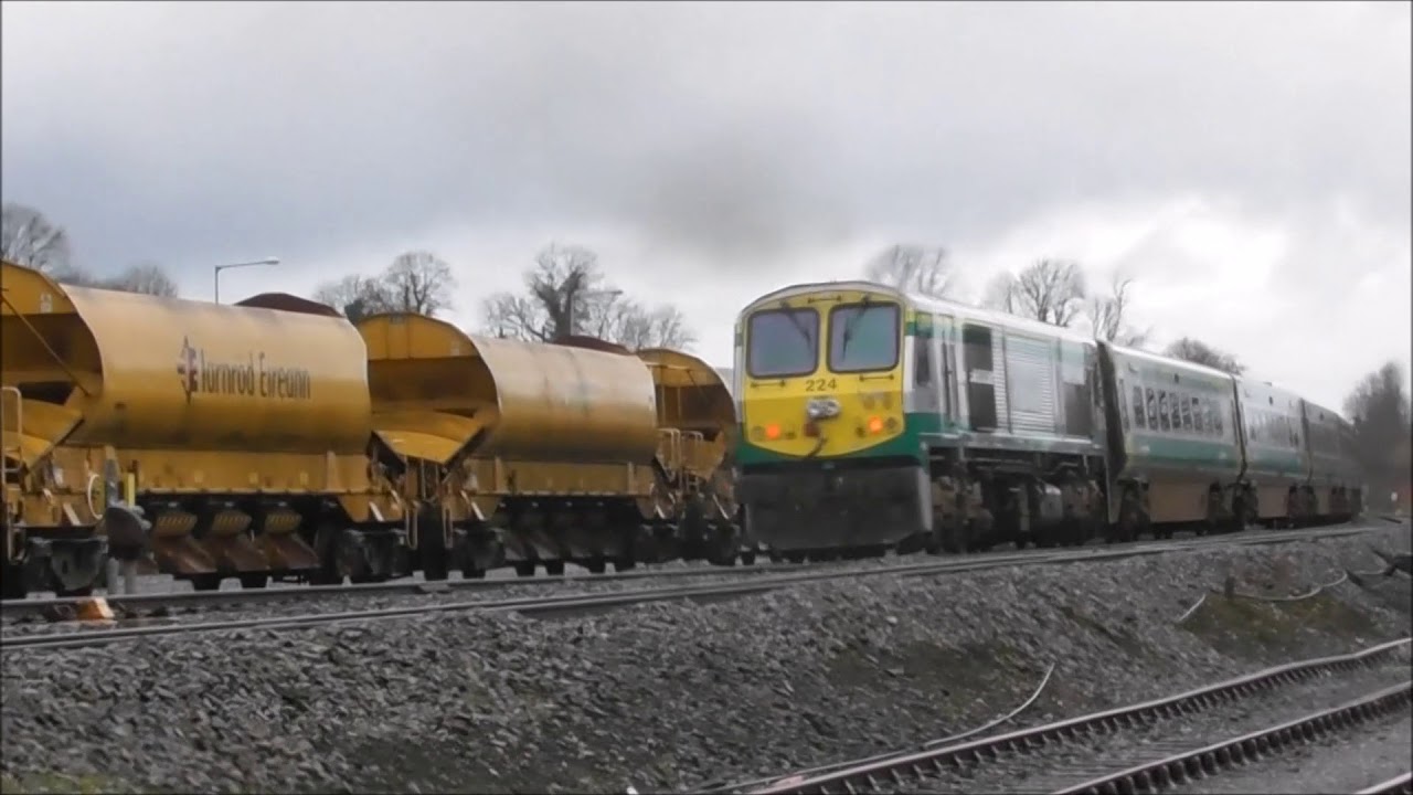 Irish Rail Mark IV's departing and arriving at Mallow - YouTube