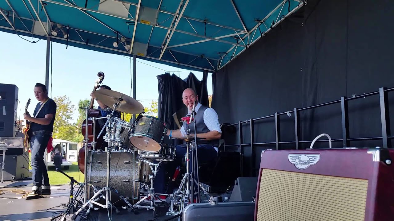 Dave Foust with Jenny & The B Side Rockers - YouTube