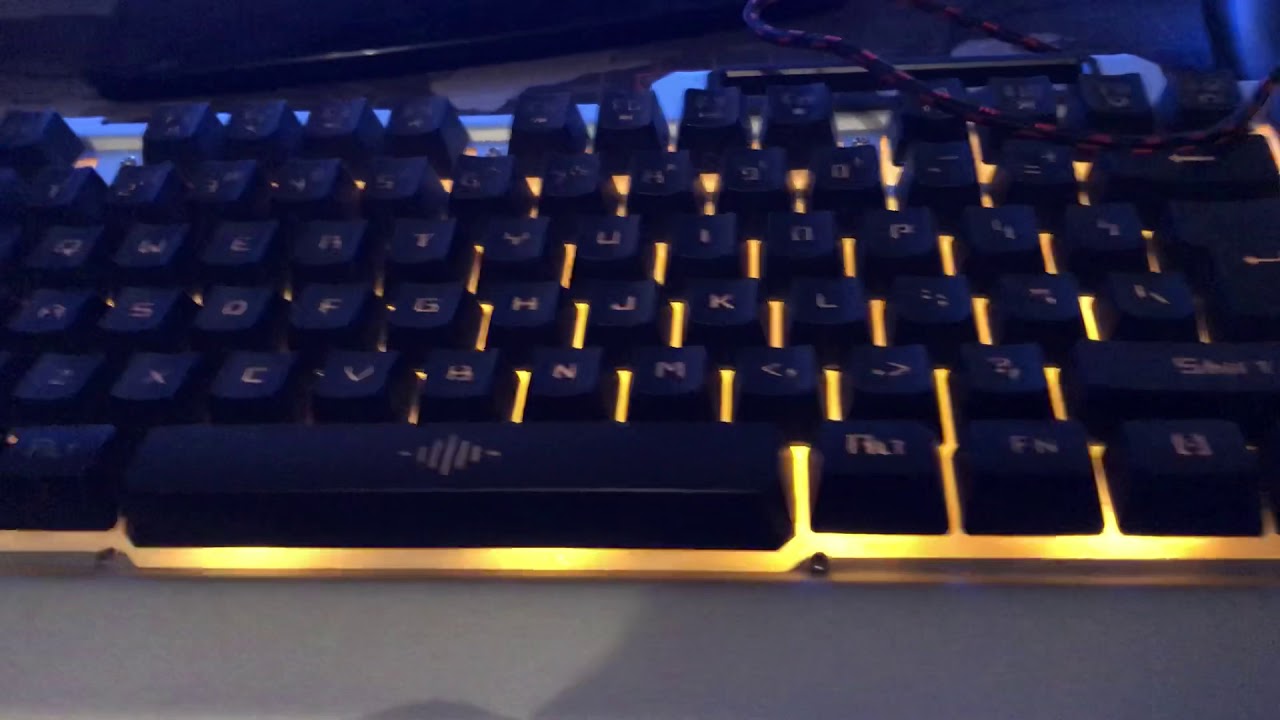 My friends pc setup - YouTube