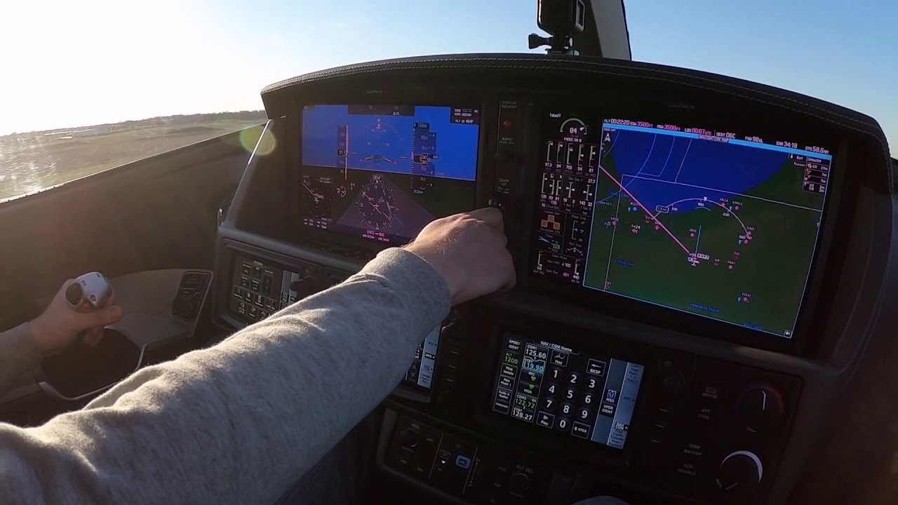 Cirrus SF50 Vision - YouTube
