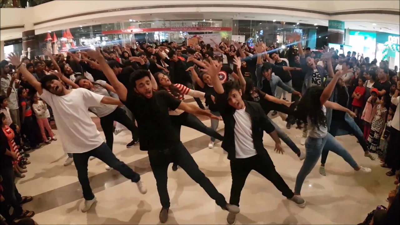 Flash Mob | MIT WPU-Aarohan The Cultural Fest 2018 - YouTube
