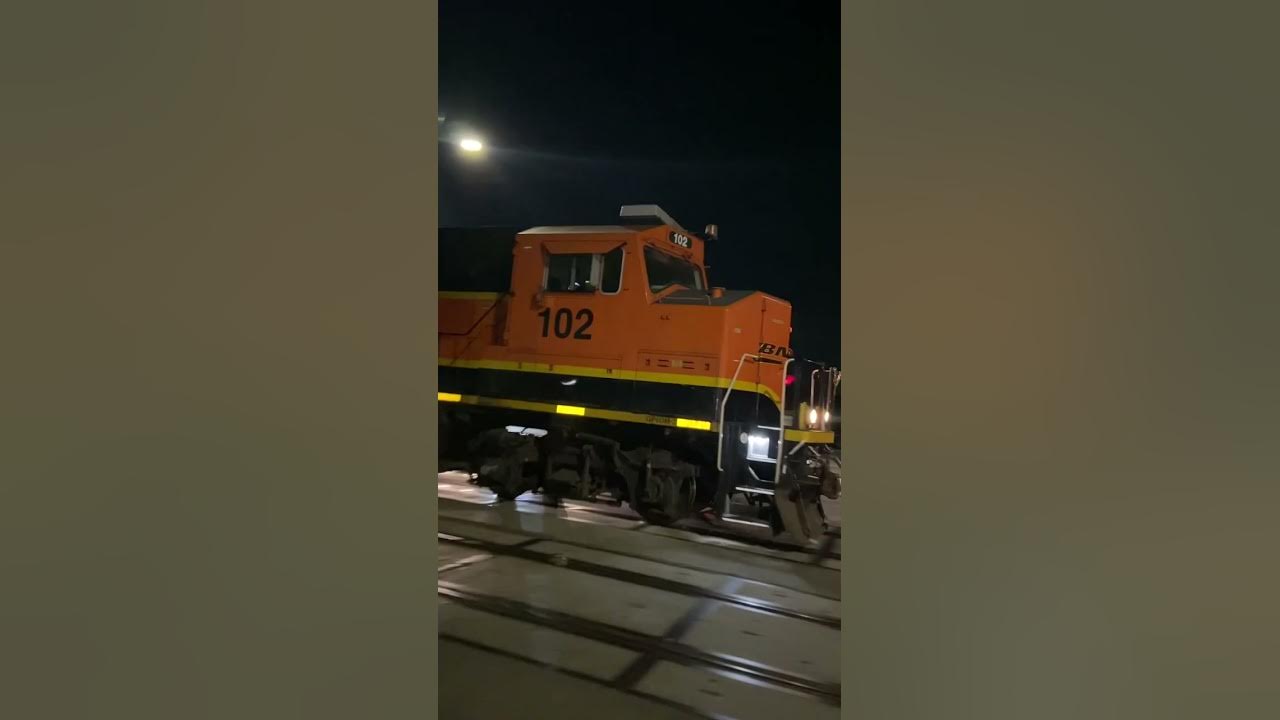 BNSF 102 leads the second local to the Alcoa Yard after passing Western Ave - YouTube