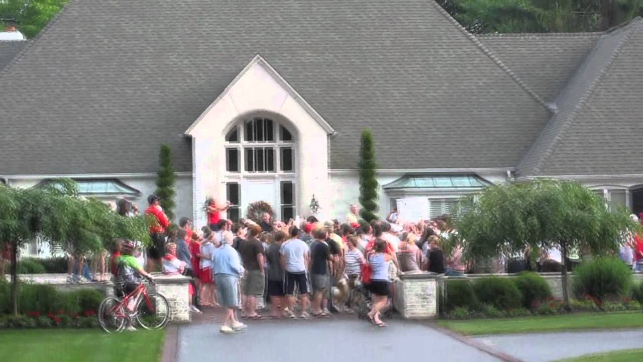 Students Organize Walk to Jim Tressel's House - YouTube