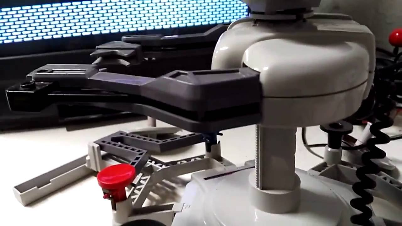 NES NINTENDO ROBOT ROB TEST IN ACTION WITH GYROMITE - YouTube