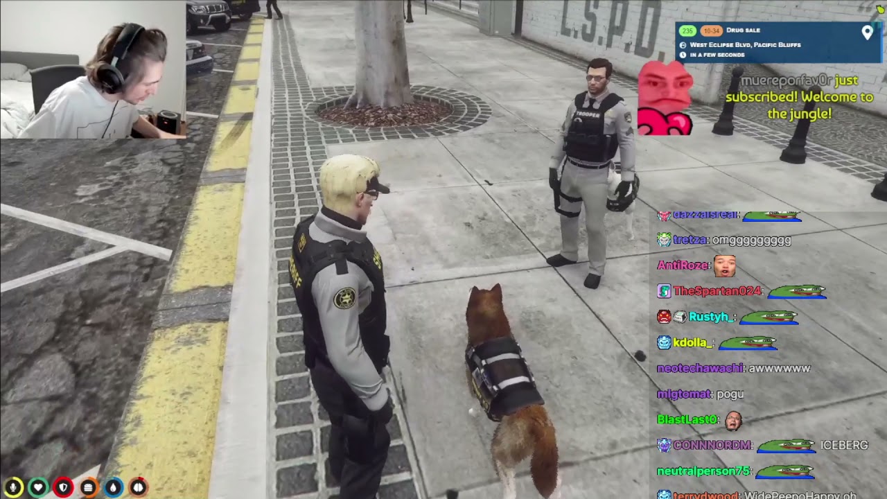 Dean gives PP a PD Husky "ICEBERG" EZClap in NoPixel Pub - YouTube