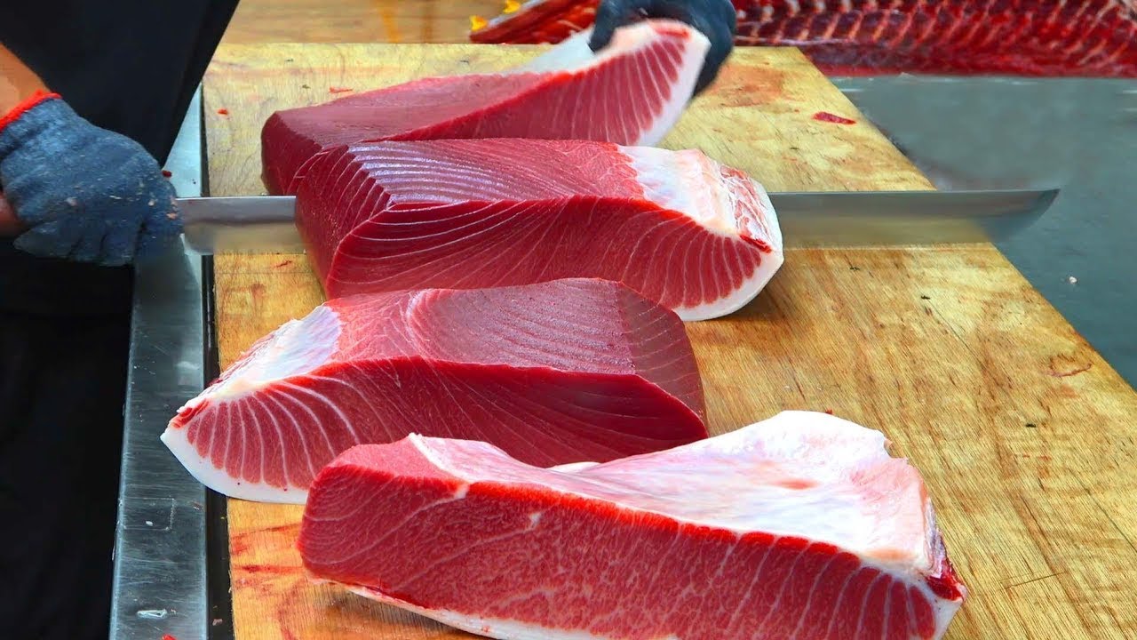 Watch the Expert Technique of Slicing Giant Bluefin Tuna for Premium ...