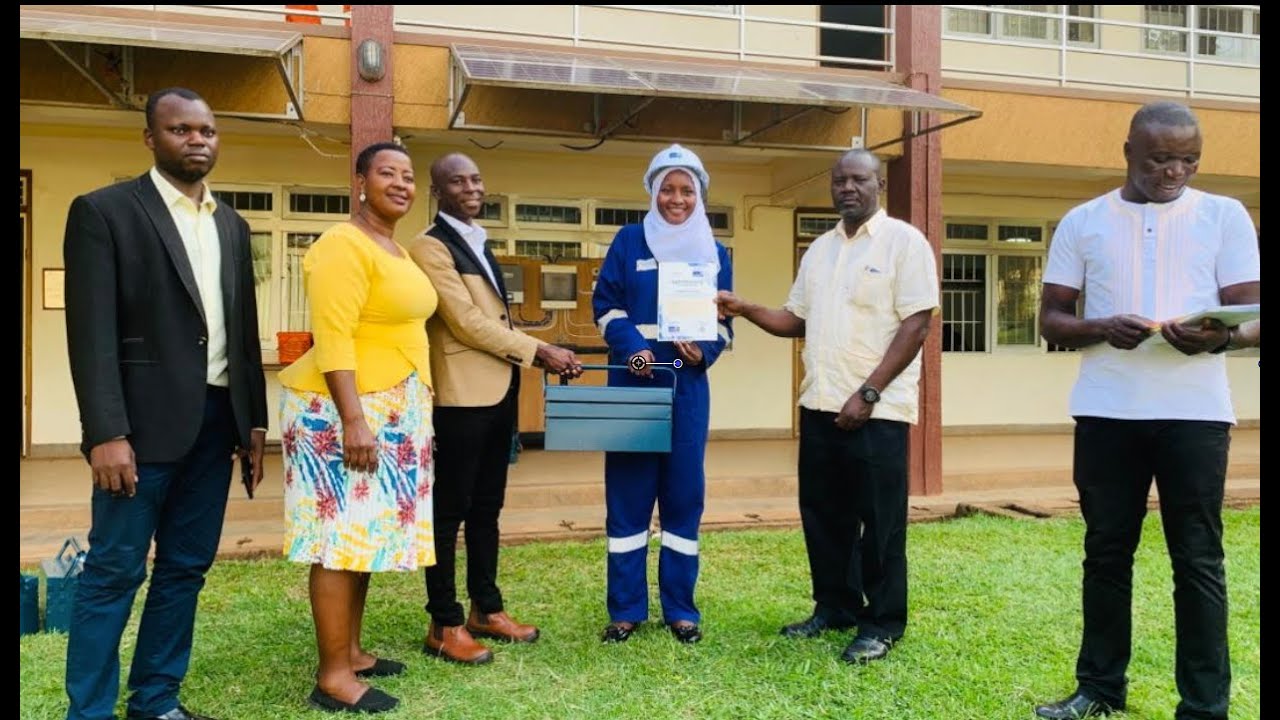 SENDEA GIVES OUT TOOL KITS - YouTube