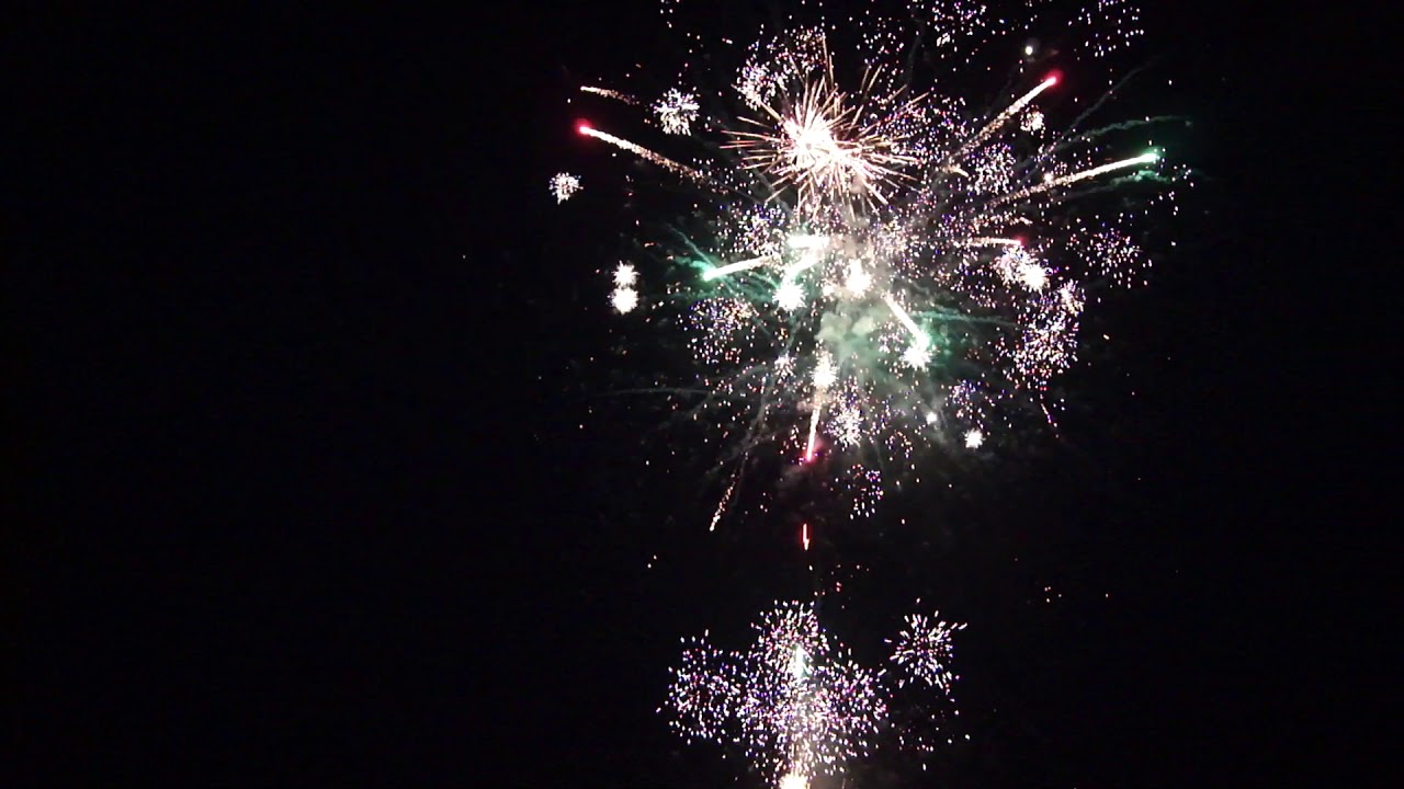 1.3G 3.5g flash powder 100sh professional cake fireworks - YouTube