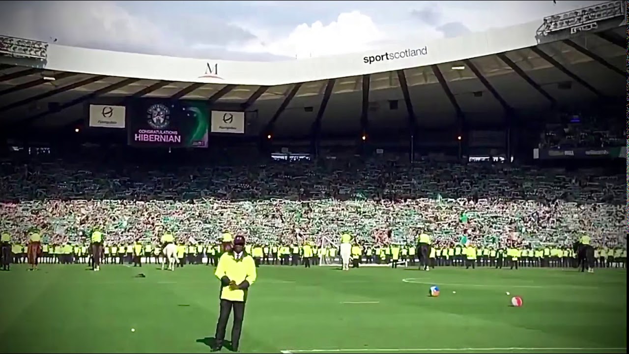 Extraordinary Rendition of Sunshine on Leith - Hibernian FC - YouTube