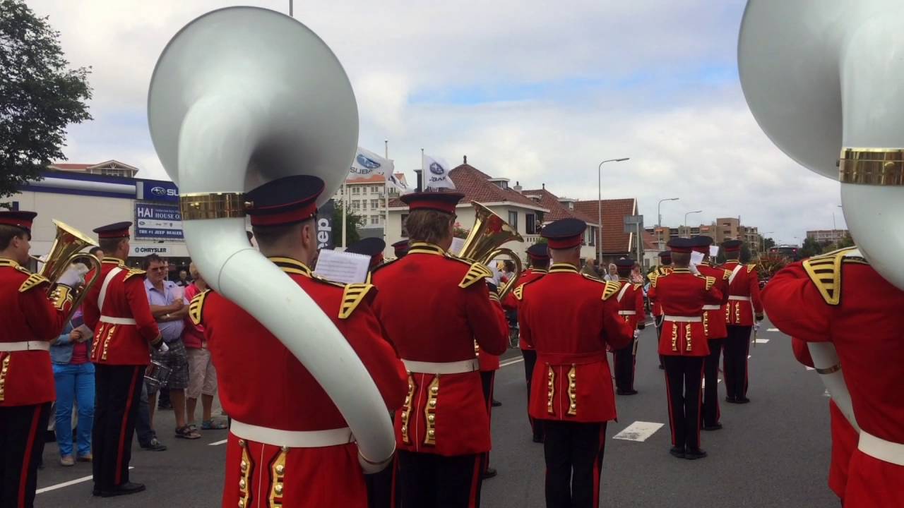 Flora Band | Flower Parade 2016 - YouTube