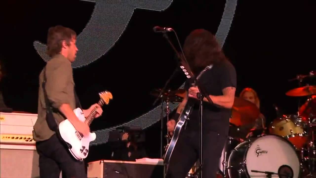 Foo Fighters - Outside - Live in London 2014 - YouTube
