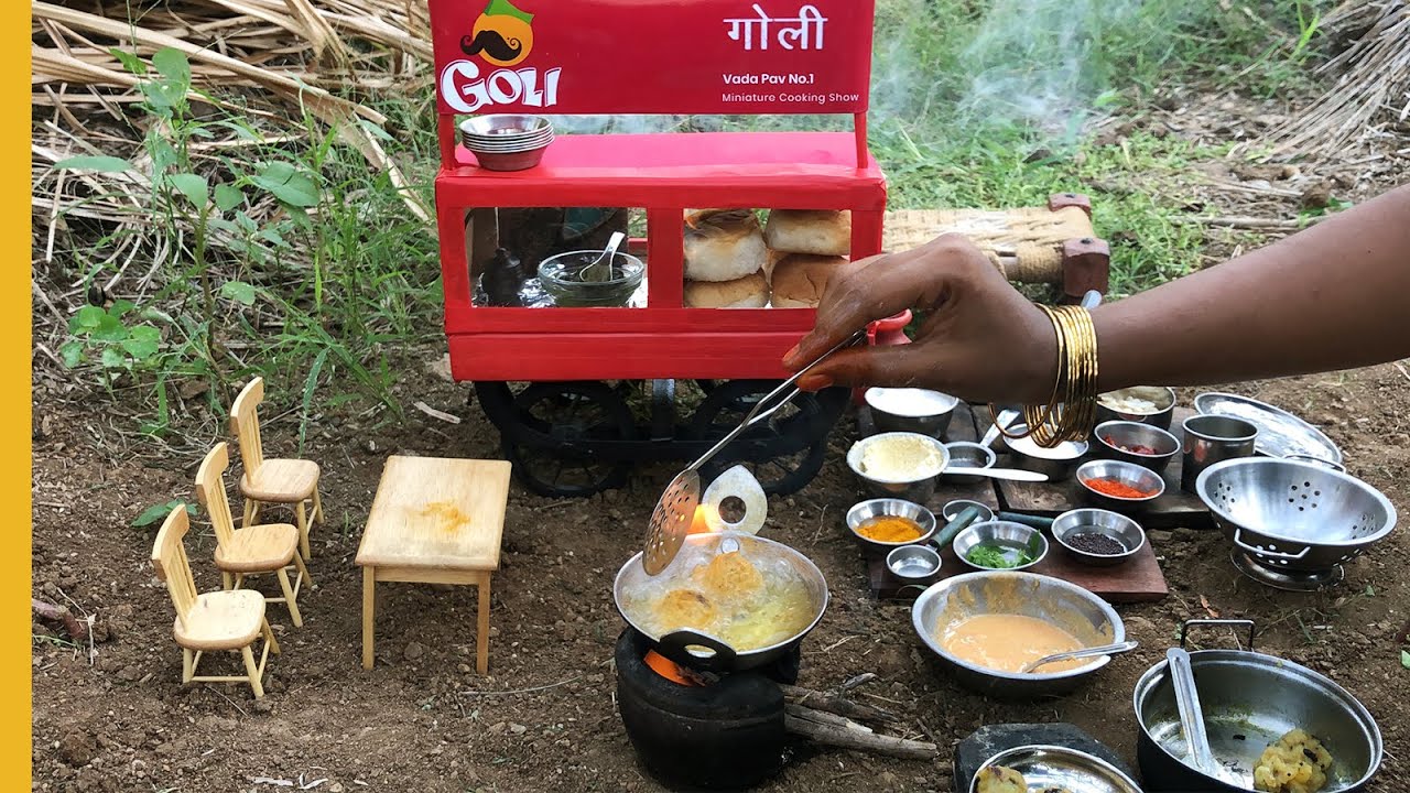 Miniature Vada Pav (वडा पाव) | E#82 | Mumbai Famous Goli Vada Pav ...