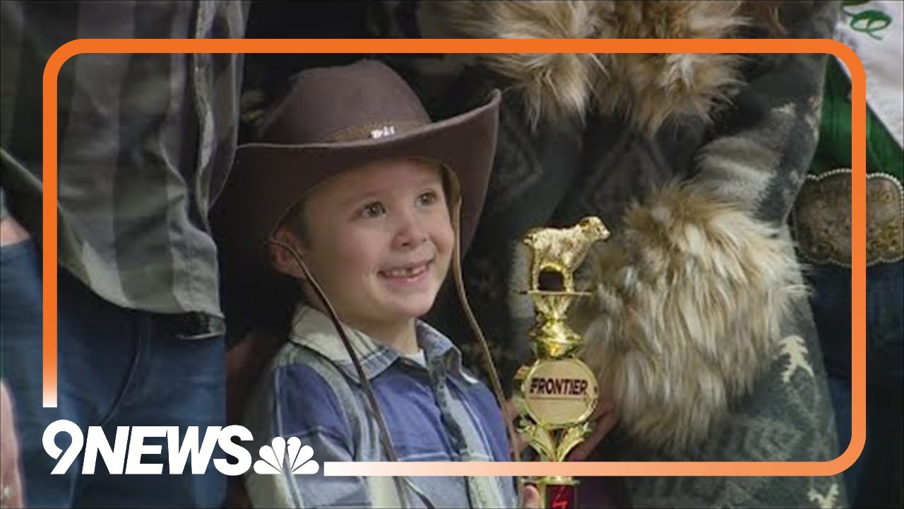 Kids take on mutton bustin' at the Stock Show - YouTube