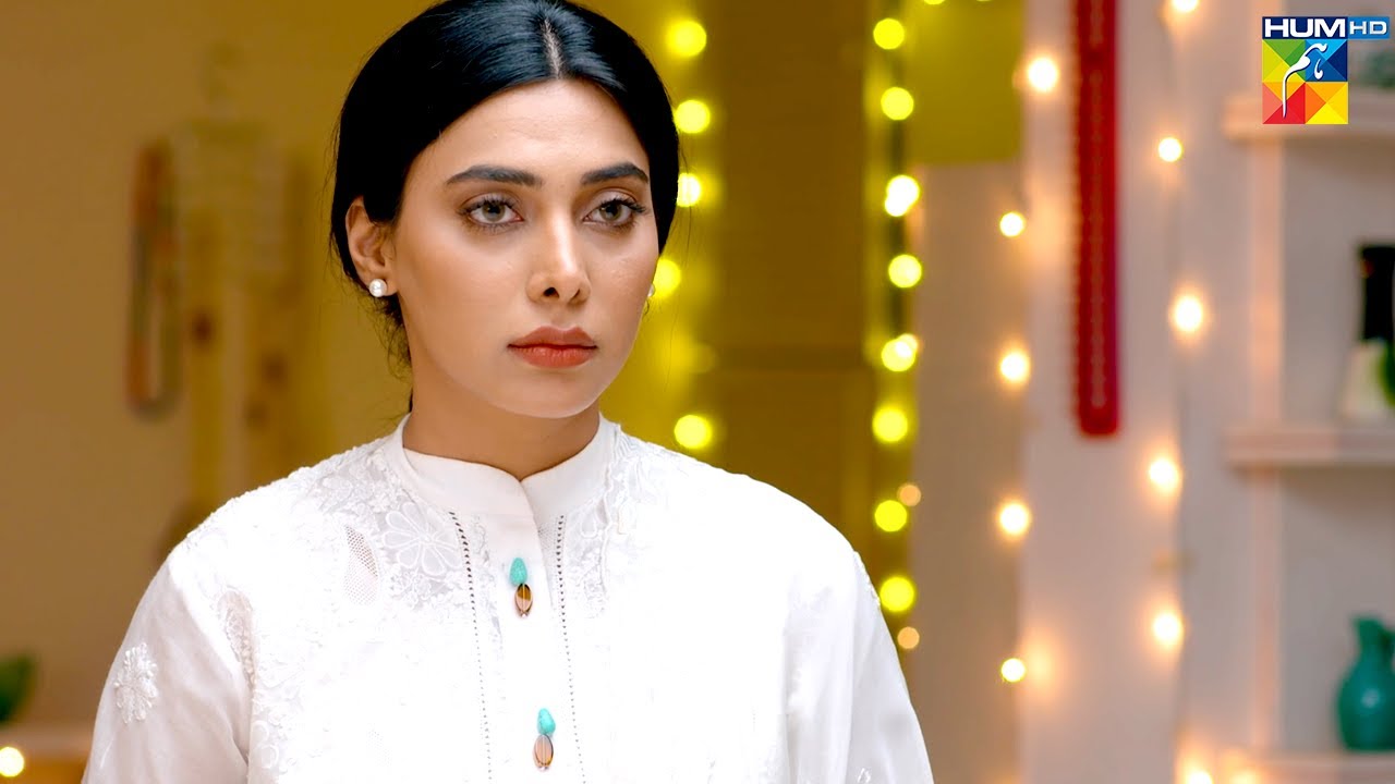 Iddat Ke Din Guzarna Mushkil Kiyun Hein...?? #eshalfayyaz #kanwalkhan - Bepanah - HUM TV - YouTube