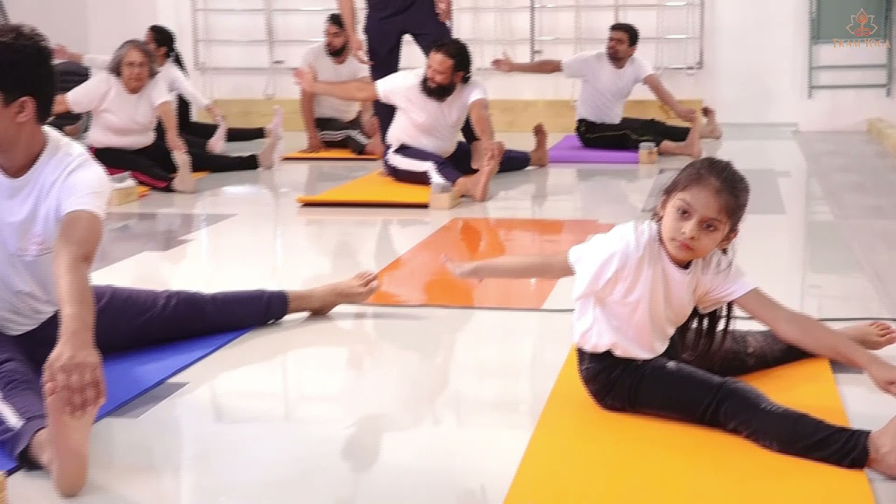 How To Do Pad Prasar Katichakra Kriya - YouTube