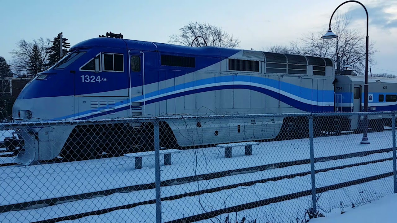 Exo train Candiac 83 1324 Montreal Ouest 16h06 - YouTube