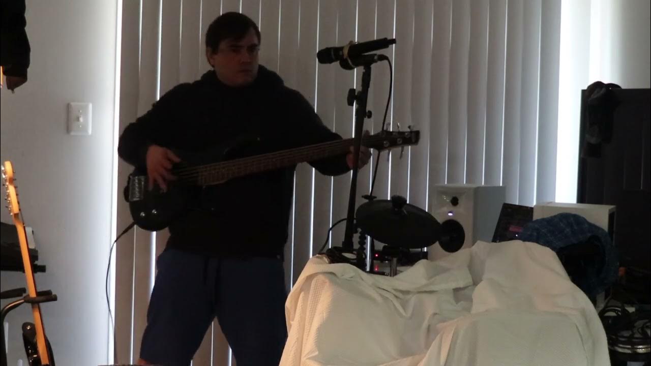 6 String Bass Messing Around - YouTube
