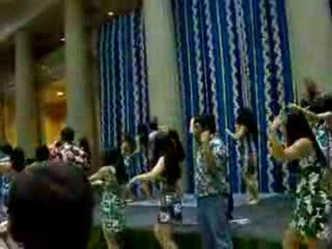 Holo Wa'apa: Couples Hula Dance - YouTube