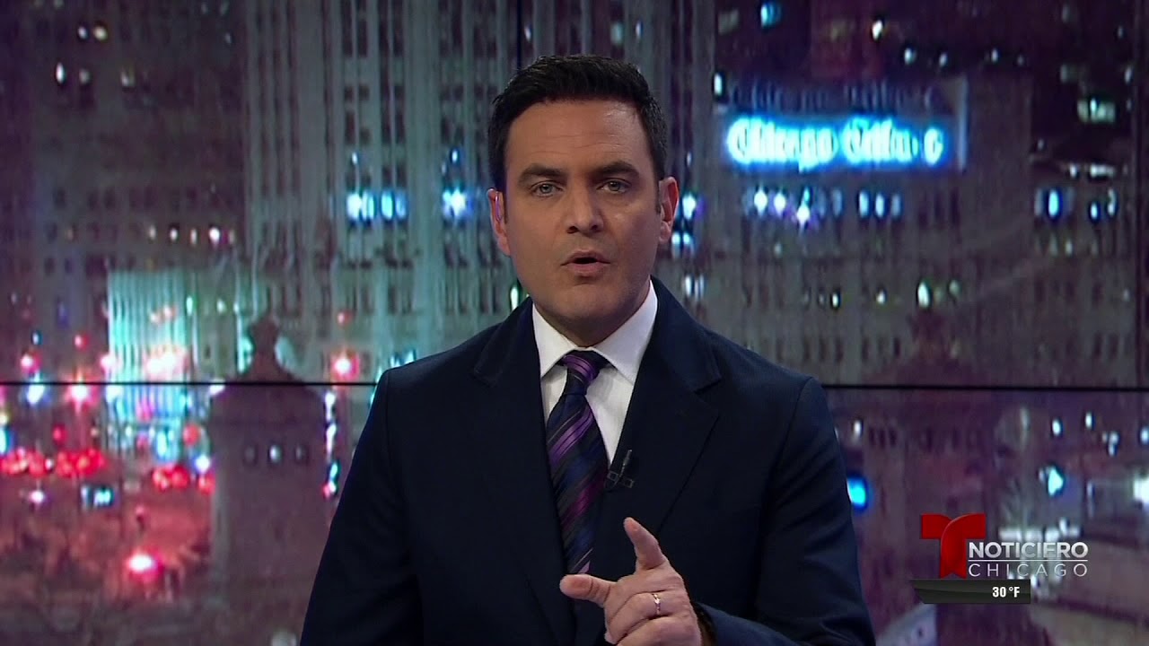 Hernan Fratto News Anchor Telemundo chicago - YouTube