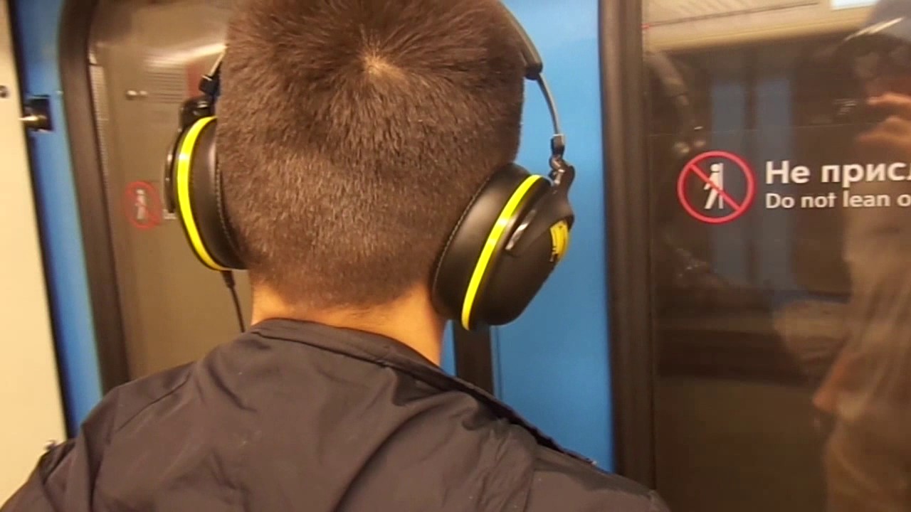 Moscow Metro Line 7: 2016 Metrowagonmash 81-760/761 "Oka" train - YouTube