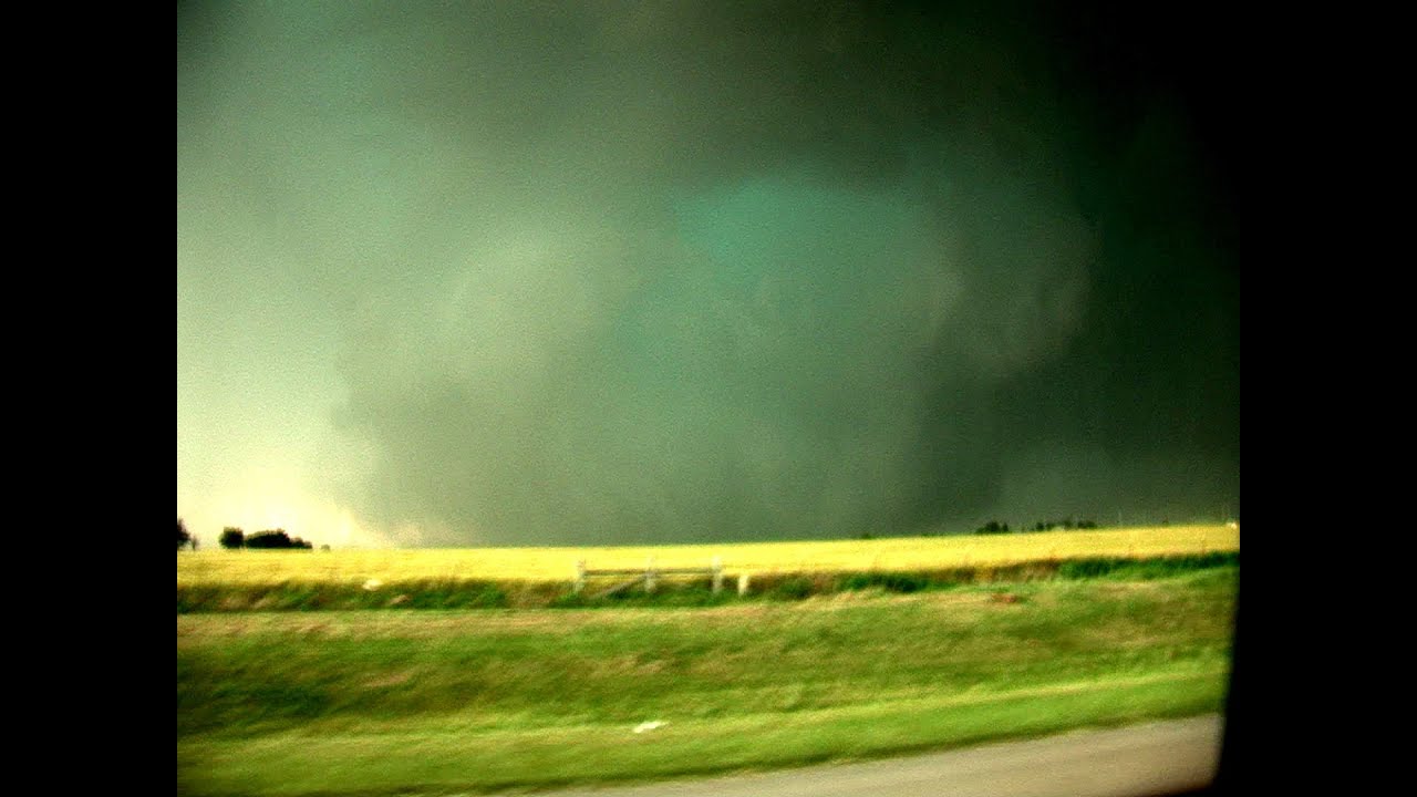 2.6 mile wide EF5 wedge tornado near El Reno, OK - May 31 2013 - YouTube