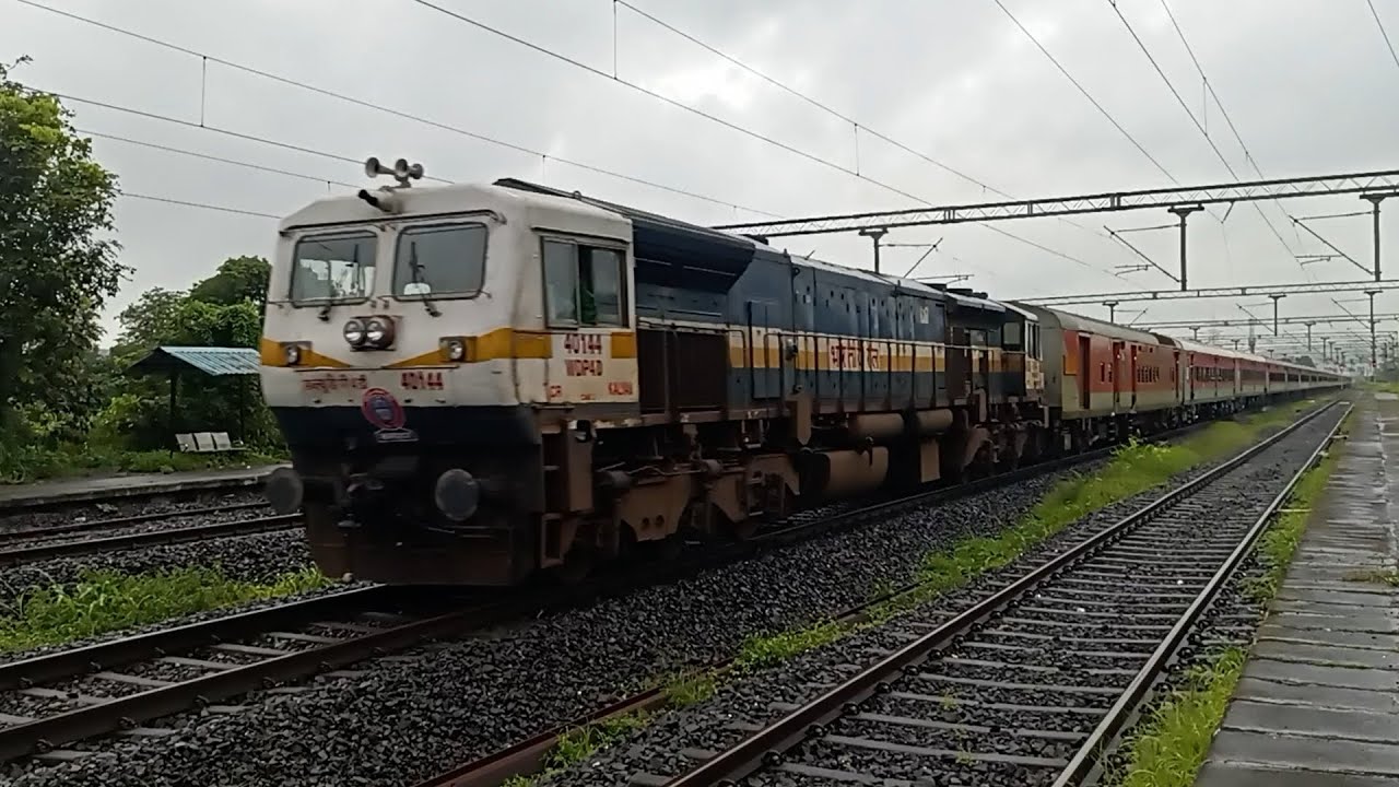 12051 - JANSHATABDI Express Mumbai To Goa with Powerful WDG - 4 ...