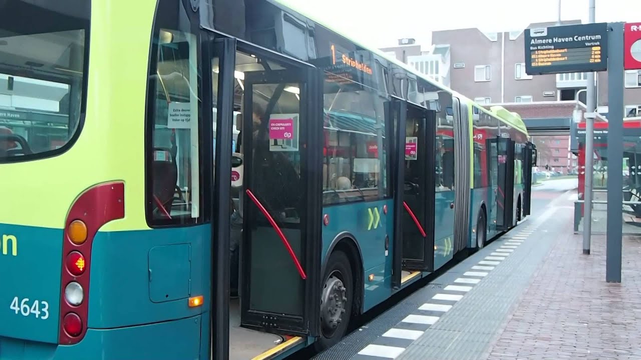 Lijn 1, Van Hool New AG300, naar Stripheldenbuurt halteert te Haven ...