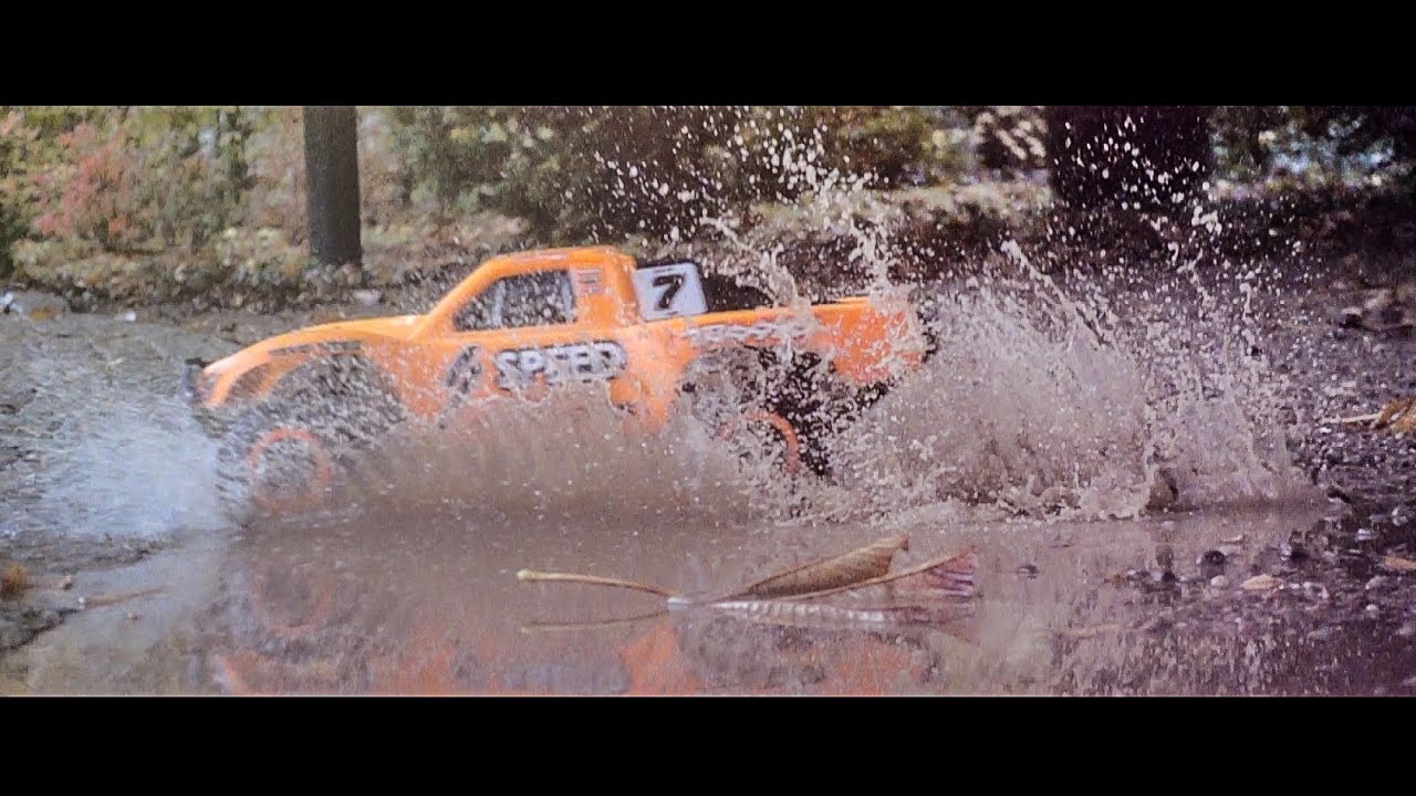 Slash 2wd, bashing on water in City Park - YouTube