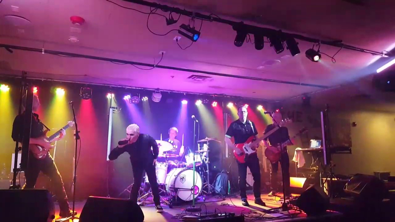 Geek Strong covers medley of Robert Palmer's "Addicted to Love" and ...