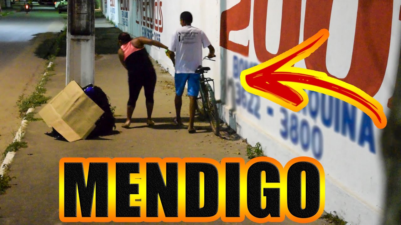 PEGADINHA DO MENDIGO - ASSUSTANDO PESSOAS - Beggar's Prank - YouTube