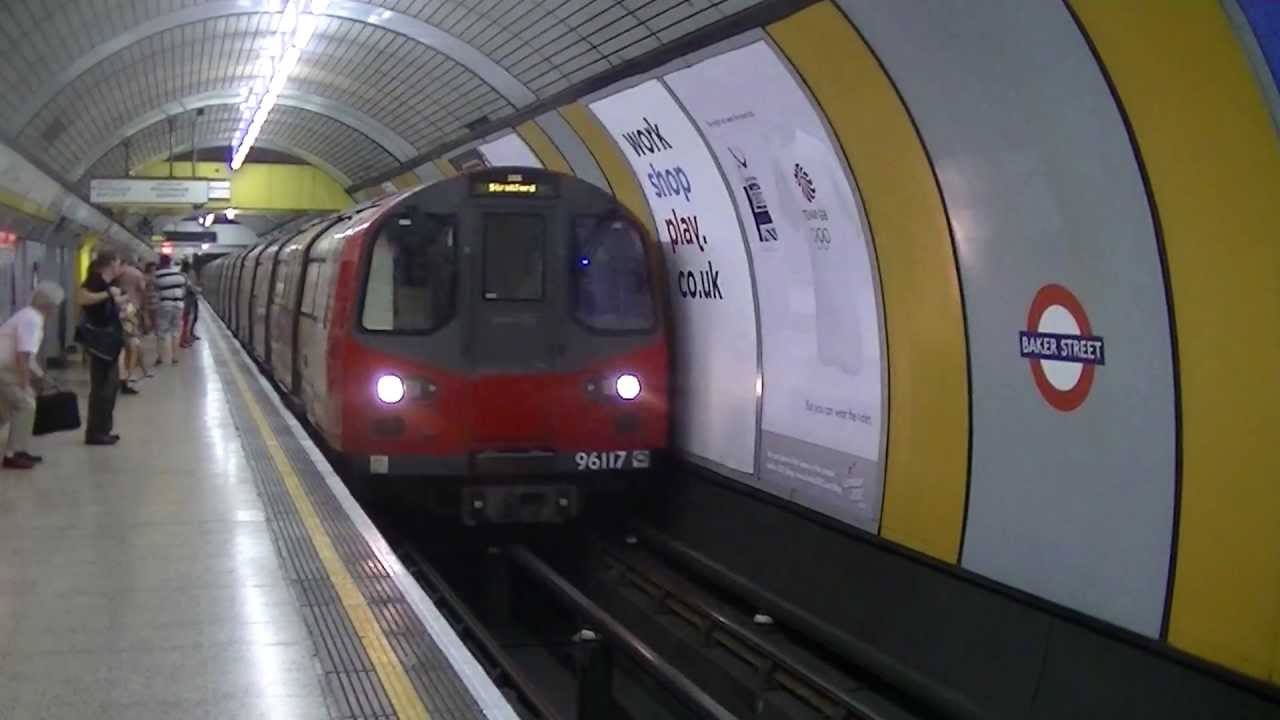 London Underground 1996 Stock 96117 and 96008 at Baker Street - YouTube