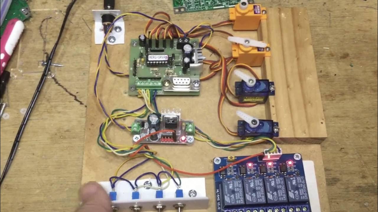 MERG Servo4 with 5v relays for frog polarity - YouTube