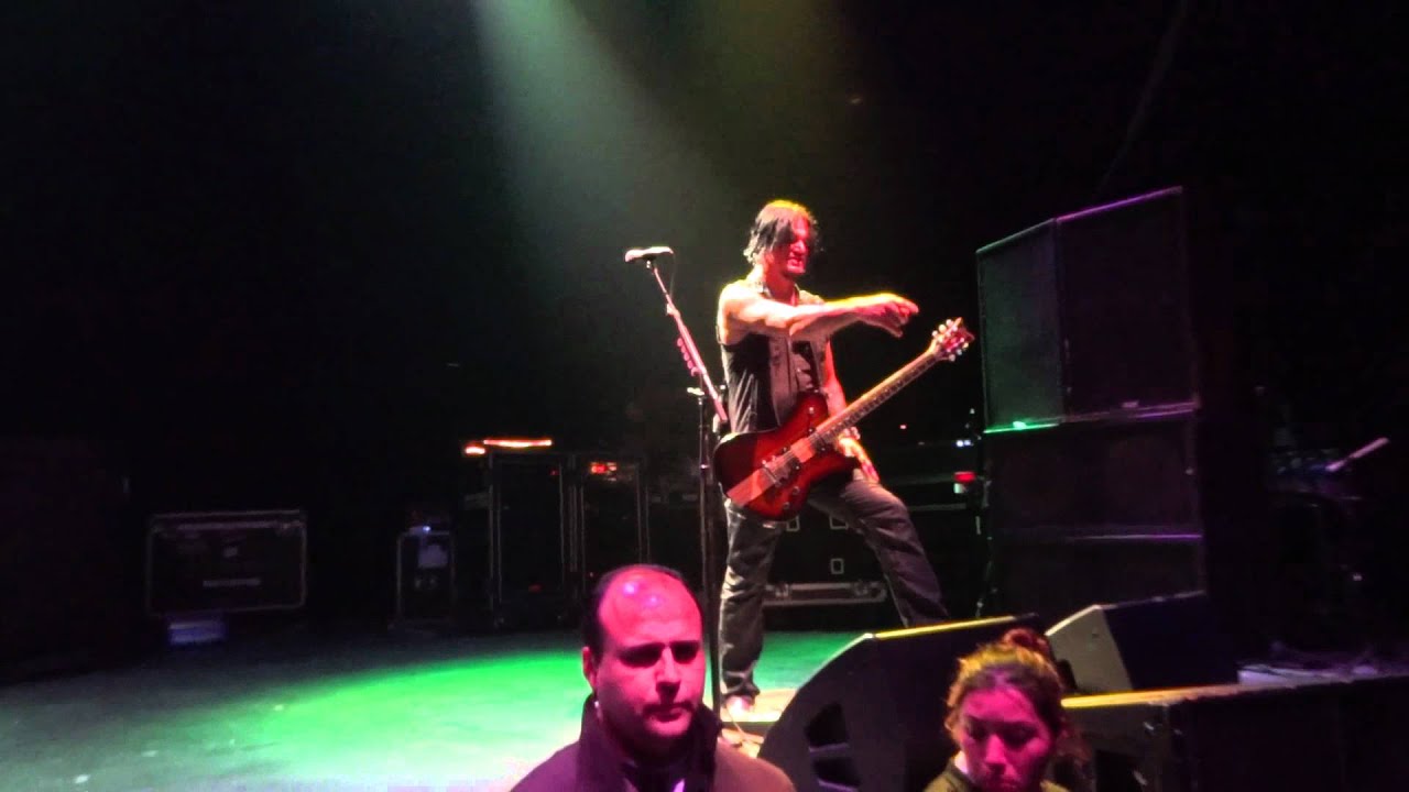 Disturbed en Chile Shout 2000 (PRIMERA FILA FULL HD) - YouTube