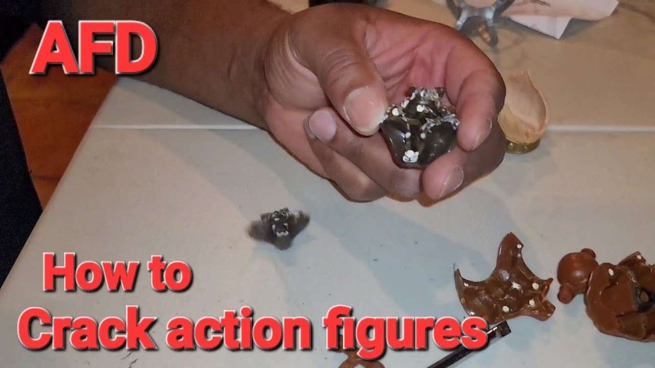 How to Crack Action Figures: Master's of the Universe King Greyskull ...
