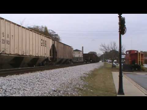 CSX northbound grain train K828 meets Work train W031 in Acworth,GA - YouTube