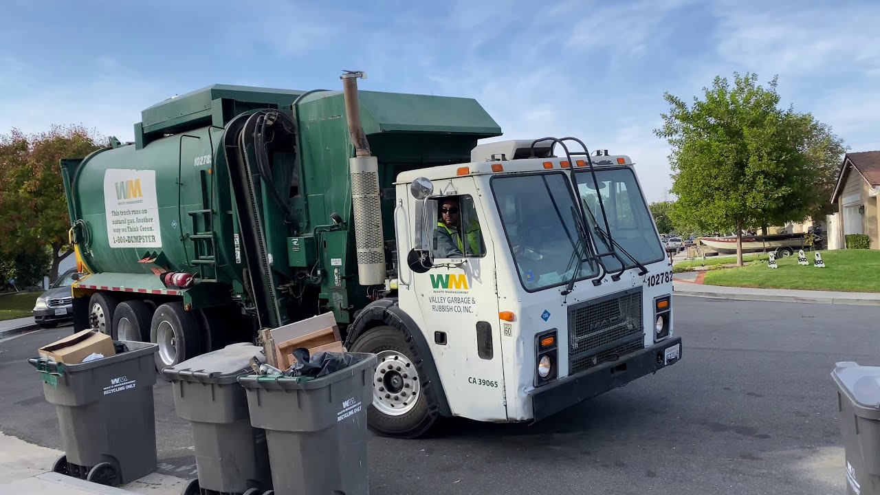 Waste Management Mack Le Amrep Elliptical - YouTube